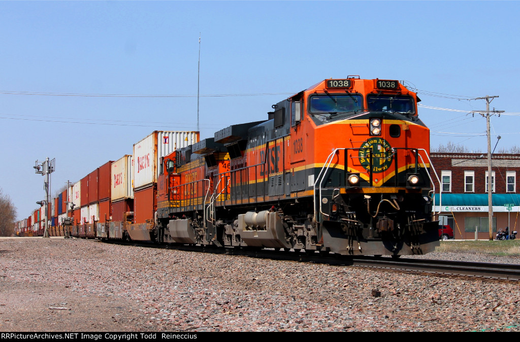 BNSF 1038